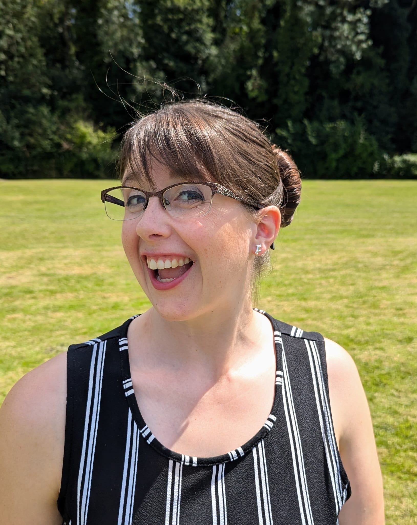 elle – Overton Radio